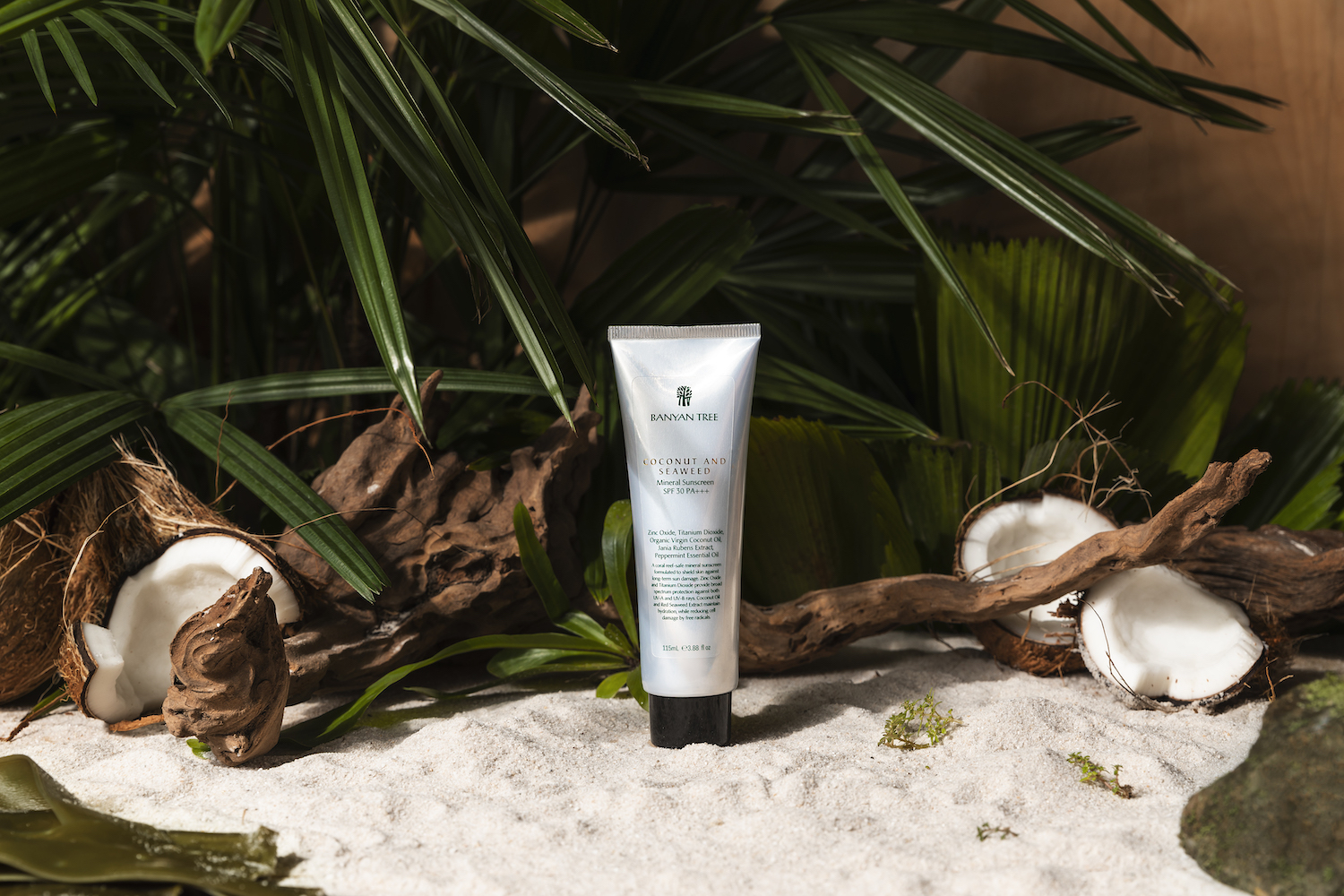 coral reef-safe sunscreen - LUX NOMADE